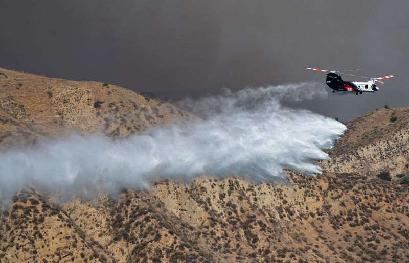 Wildfire near Lake Piru reaches nearly 5,400 acres; containment inches up