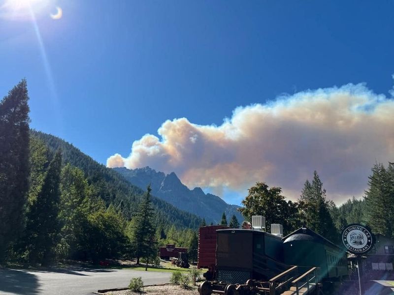 Root Fire burns west of I-5. Evacuations and warnings in place in ...
