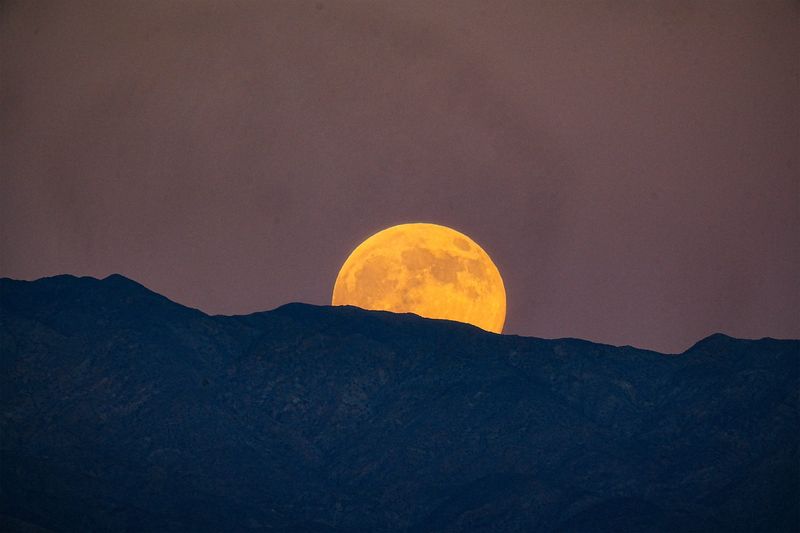 Is there a full moon tonight? Final supermoon in California for 2025