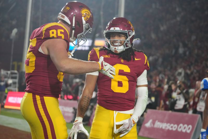 USC's Makai Lemon beats Ohio State's Jeremiah Smith for Biletnikoff
