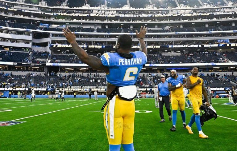 Denzel Perryman update: Will Chargers LB miss rest of regular season?