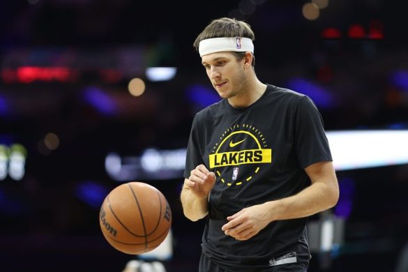 JJ Redick on how Austin Reaves has remained engaged while injured