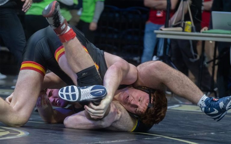 Oakdale boys wrestling leads San Joaquin County at CIF SJS Masters