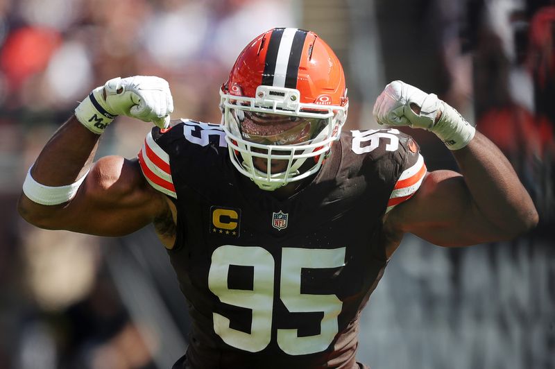 Rams reveal Myles Garrett's jersey number in first look