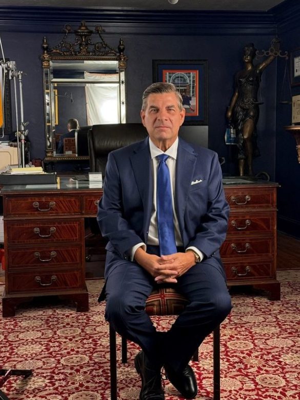 Meet the Adelson family: Donna, Charlie, Wendi and Robert's role in the trial | Analysis