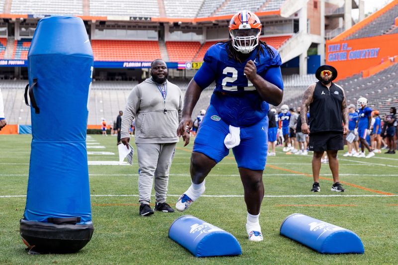 Former Florida football DL placed on non-football injury list due to weight