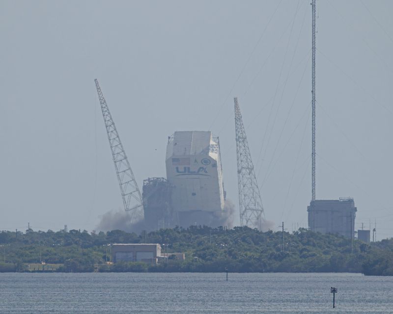 Explosives topple ULA launch complex towers to make room for SpaceX ...