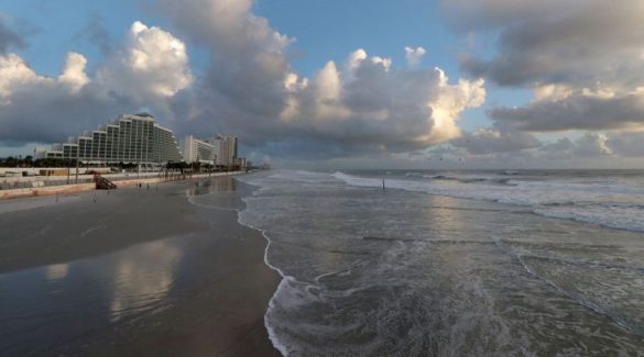 Hurricane Erin's peak rip currents, dangerous surf arrive in Daytona ...
