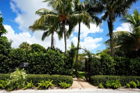 Buyer in $7.5M Palm Beach house deal is daughter of late Texas oil ...