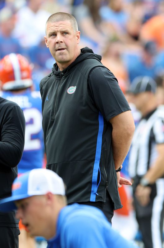 Florida football coach Billy Napier holding onto play-calling heading ...