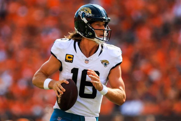 Jaguars' Trevor Lawrence, Liam Coen respond to on-field interaction in ...