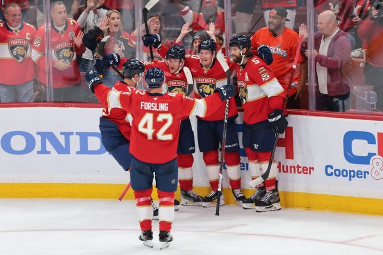 Florida Panthers fans chant 'we want three' after Stanley Cup banner is ...