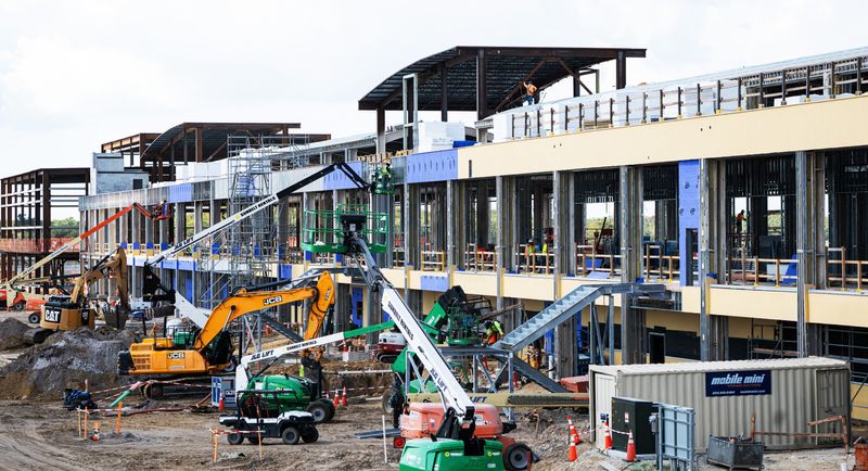 RSW buzzes with work as new concourse begins taking shape; roadway ...