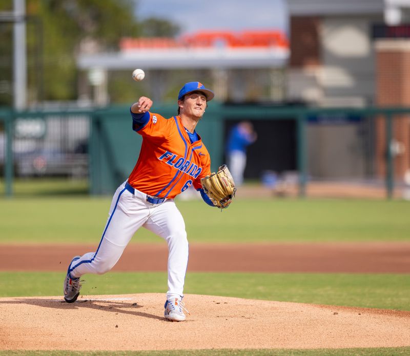 Florida baseball locker room staying together despite Kevin O'Sullivan ...