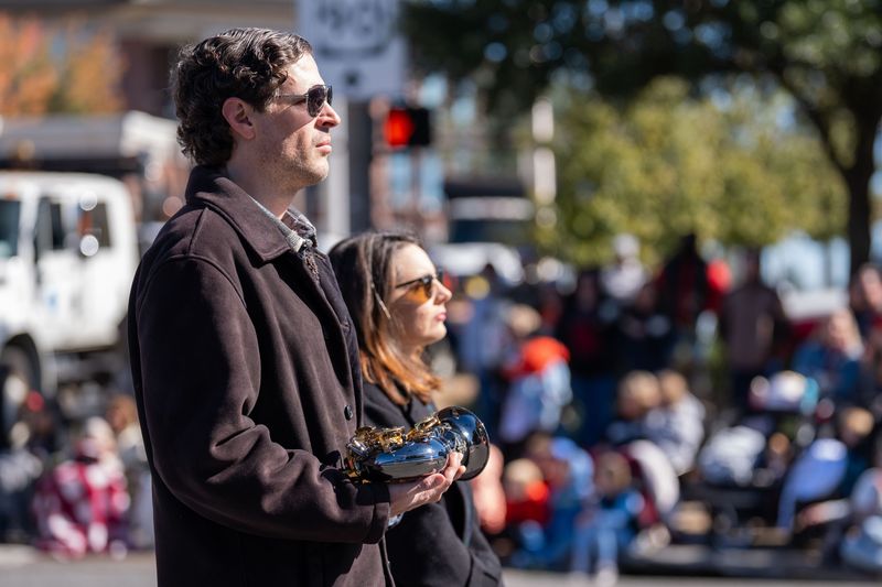 Salute to veterans with annual Veterans Day parade in downtown