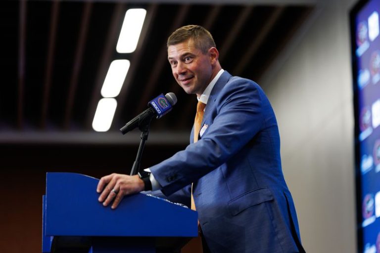 Florida football transfer tracker, latest updates as Jon Sumrall builds ...