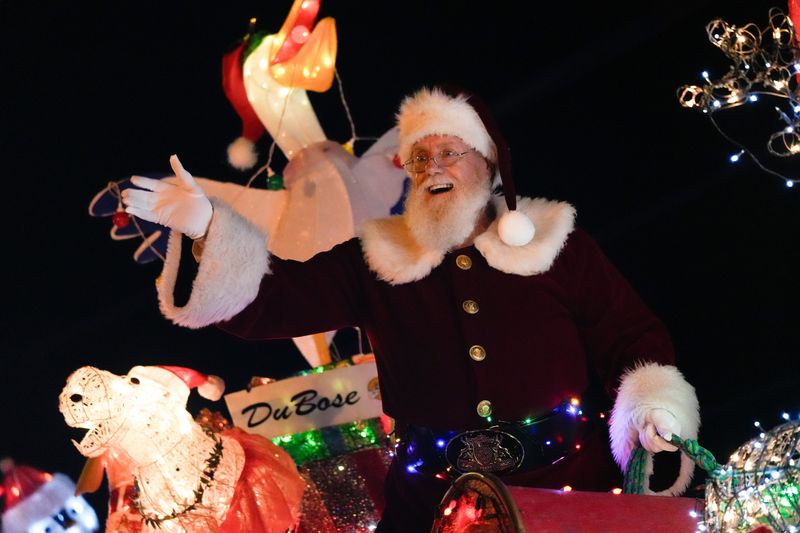 In case you missed it - Spectators wowed by Vero Beach Christmas Parade