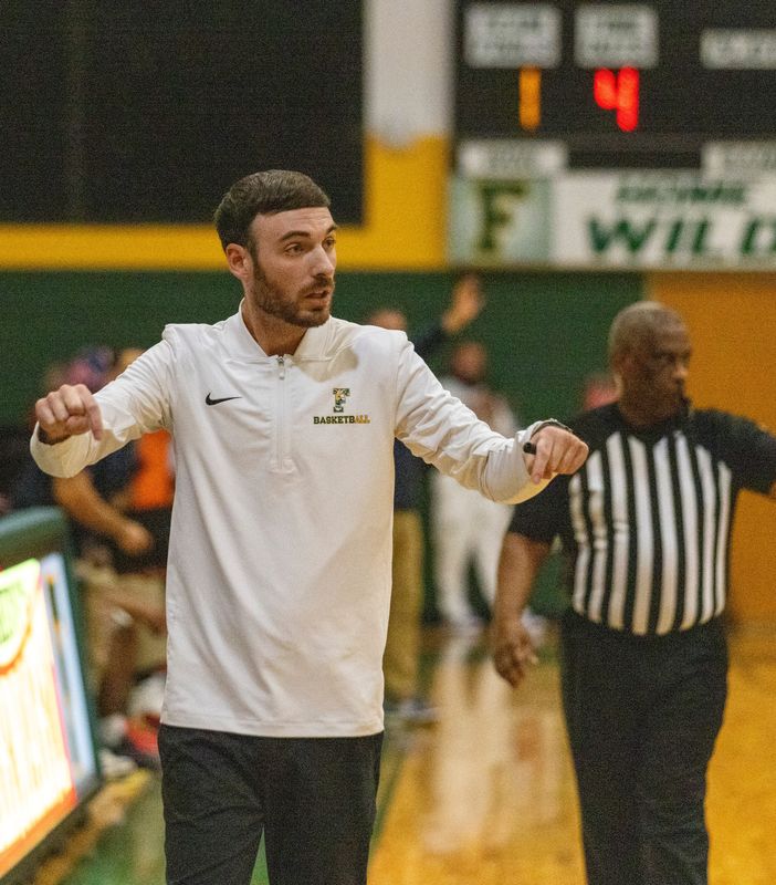 Forest boys basketball scores major upset, knocks off Mainland in playoffs