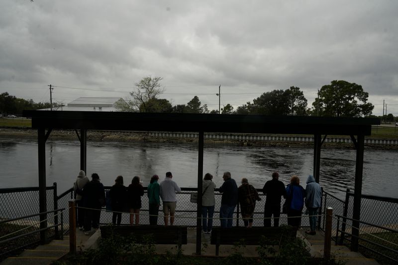 Lee County opens area shelters, warming stations for coming cold front