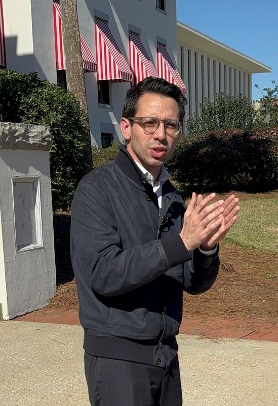 Waffle House bans Florida candidate for governor, he says
