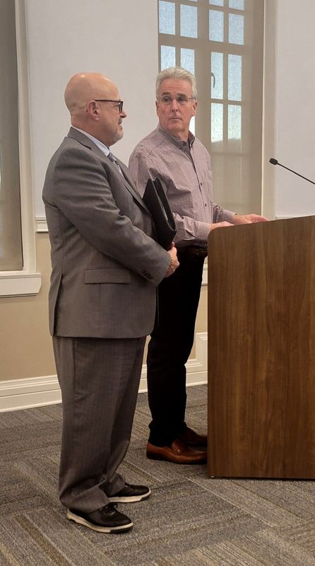 Auburndale interviews 3 finalists, delays decision on city manager