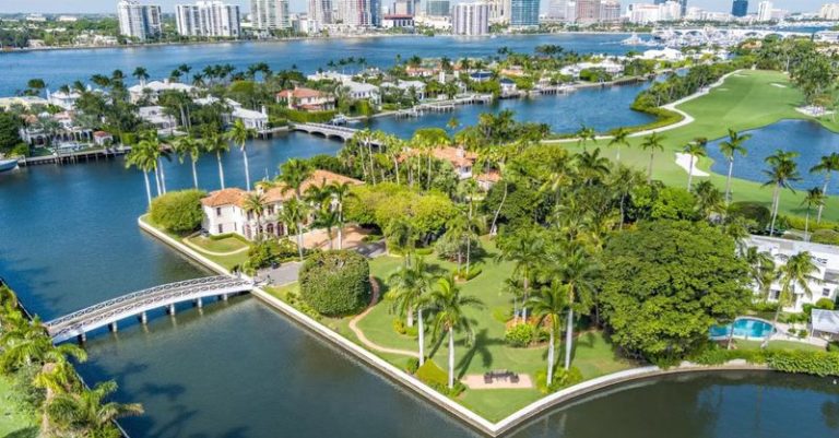 Vacant lot on lagoon brings $27.25M in Palm Beach's Estate Section