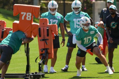 Miami Dolphins mandatory minicamp, Day 1 notes: JuJu Brents INT