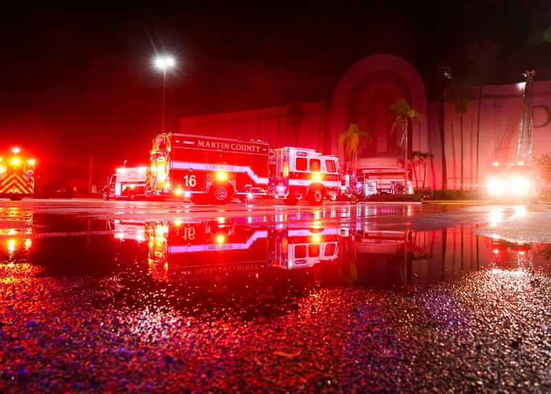 Fire on roof of Dillard's at Florida mall is under investigation