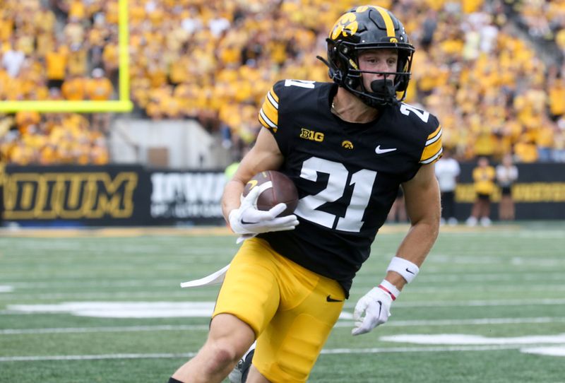 Kaden Wetjen makes Iowa football history with touchdown vs UMass