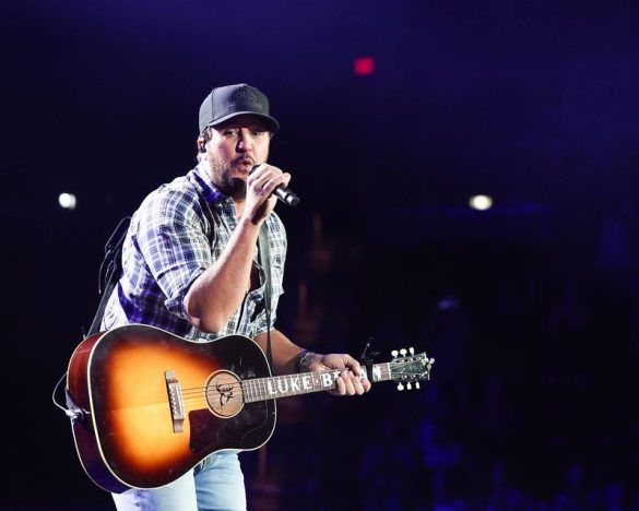 Luke Bryan's 'Word On The Street Tour' is coming to Des Moines