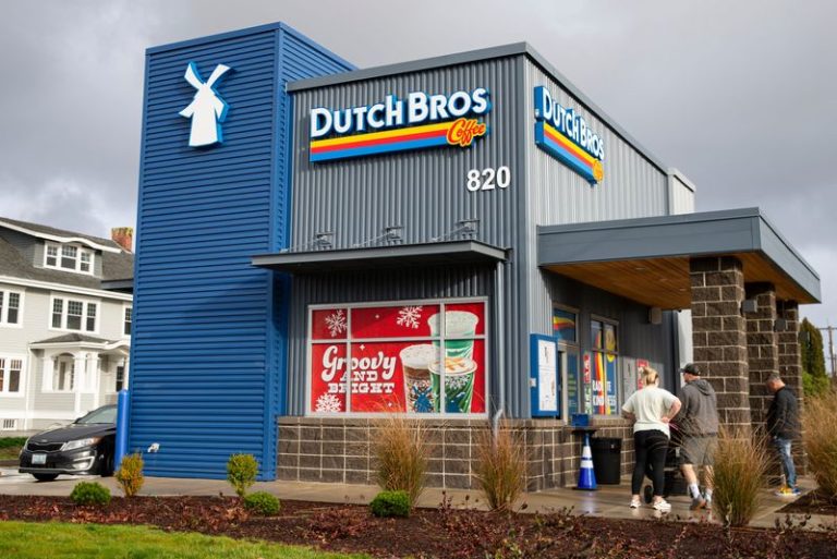 Dutch Bros Coffee is coming to Des Moines. Here's what you need to know: