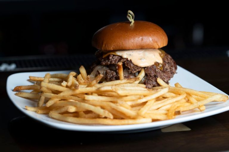 These 10 Iowa restaurants just made the 2026 Best Burger finals