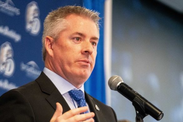 Drake's Brian Hardin receives Athletics Director of the Year Award