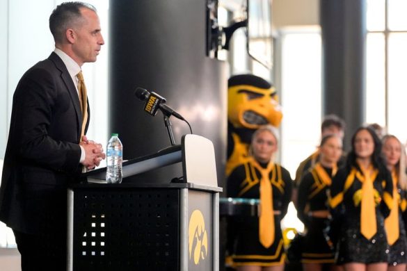 Iowa basketball offers new PG in 2027 recruiting class