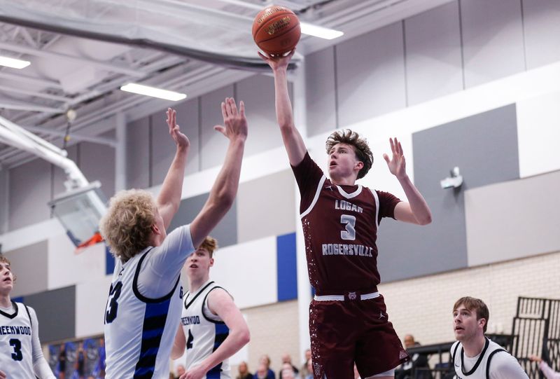 Iowa basketball recruiting target headed to rival Big Ten program