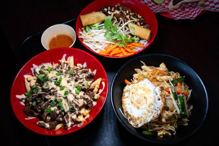 Bamboo House expands with pho, ramen, and more on Merle Hay Road in Des ...
