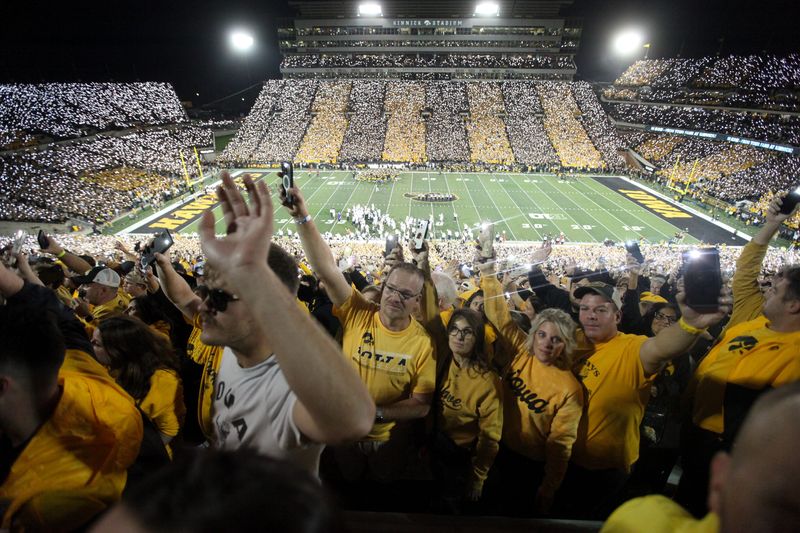 In-state 2027 Iowa football visitor praises Kinnick atmosphere vs. Penn ...