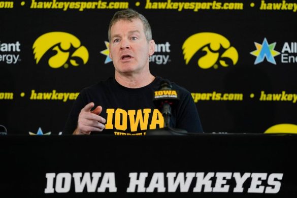 Iowa wrestling makes massive recruiting swing, adds multiple commits