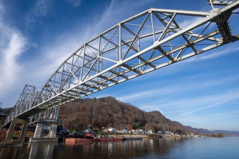 Watch live as Black Hawk Bridge over Mississippi River in Lansing is ...