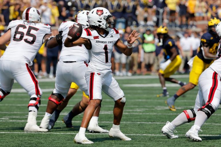 Iowa State picks up commitment from Arkansas State QB Jaylen Raynor