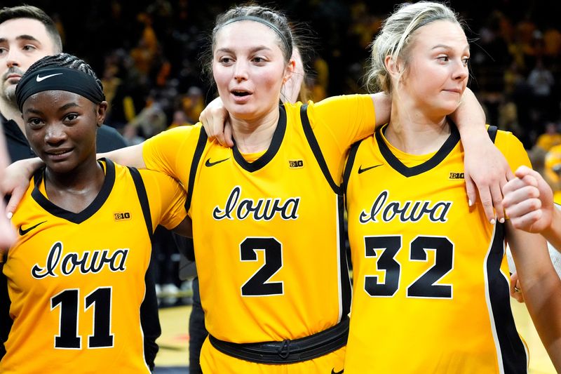 Iowa women's basketball vs. Oregon prediction, 3 things to watch