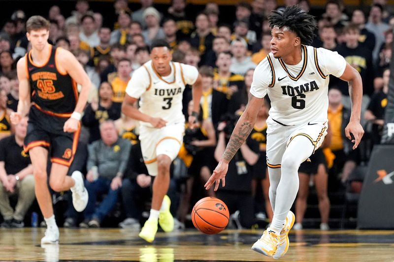 Who will win Iowa basketball vs Oregon today? Here's our pick