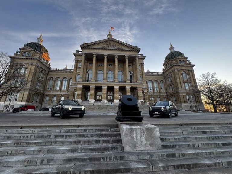 Bill would let EV makers like Tesla, Rivian, sell directly to Iowans