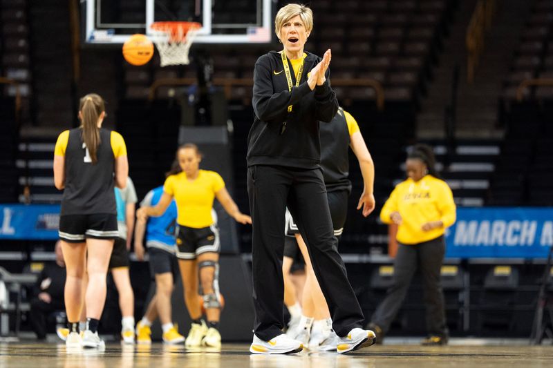 Game time set for Iowa women's basketball vs Virginia in NCAA ...