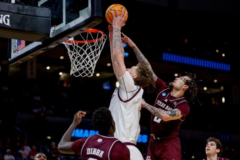 Saint Mary's transfer Andrew McKeever commits to Iowa basketball