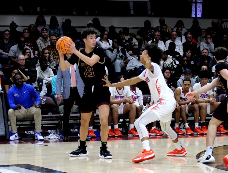 Illinois basketball lands commitment from four-star guard