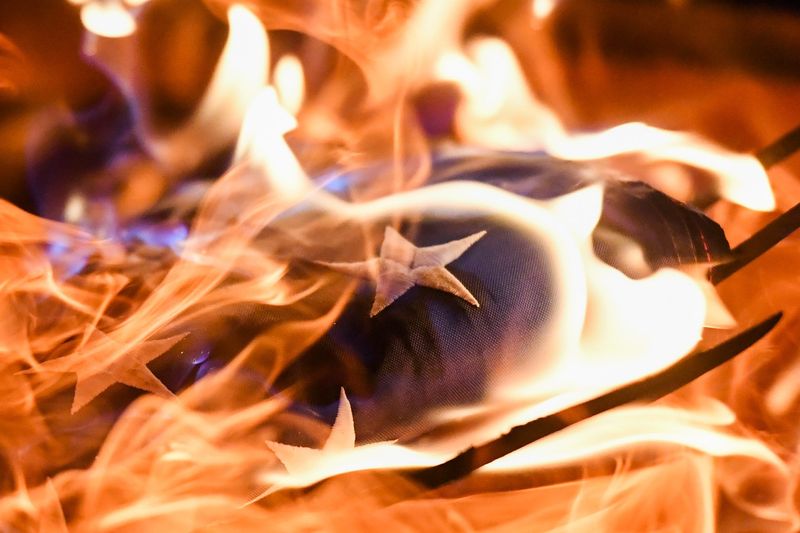 Is it illegal to burn American flags in Illinois? What to know about ...