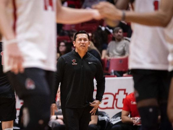 Ball State men's volleyball coach Donan Cruz has resigned; Mike Iandolo ...