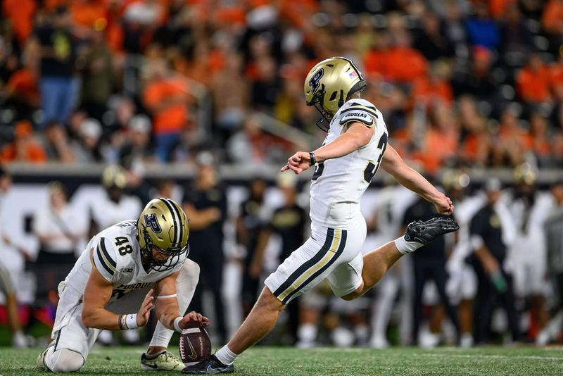 Notre Dame lands top kicker from the portal who is a 2-year starter