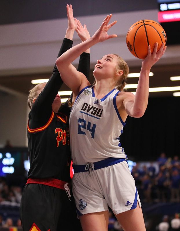 No. 1 GVSU women survive Wayne State with VanStee's game-winner in ...